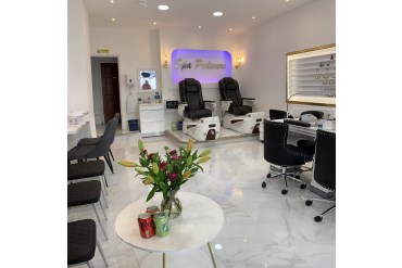 Mia Nails & Spa | Nail Salon in Loughborough | Best Nails Loughborough
